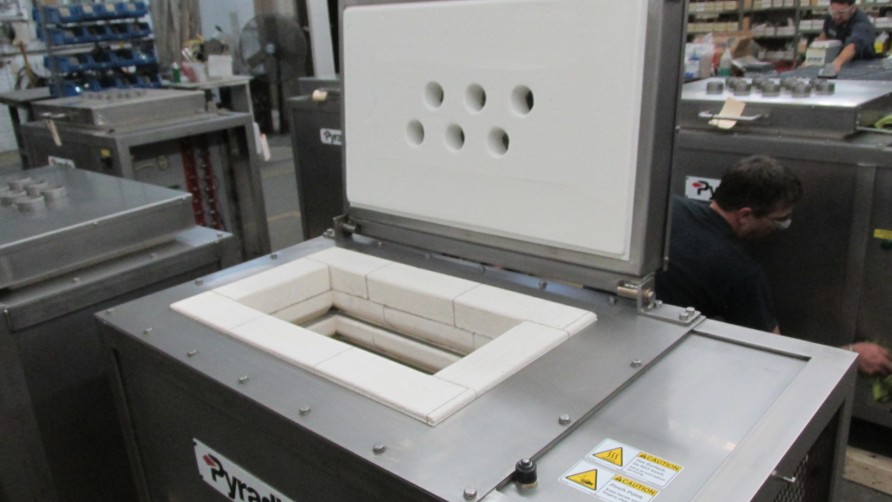 TOP LOADING FURNACES - PIN HEATERS - Pyradia